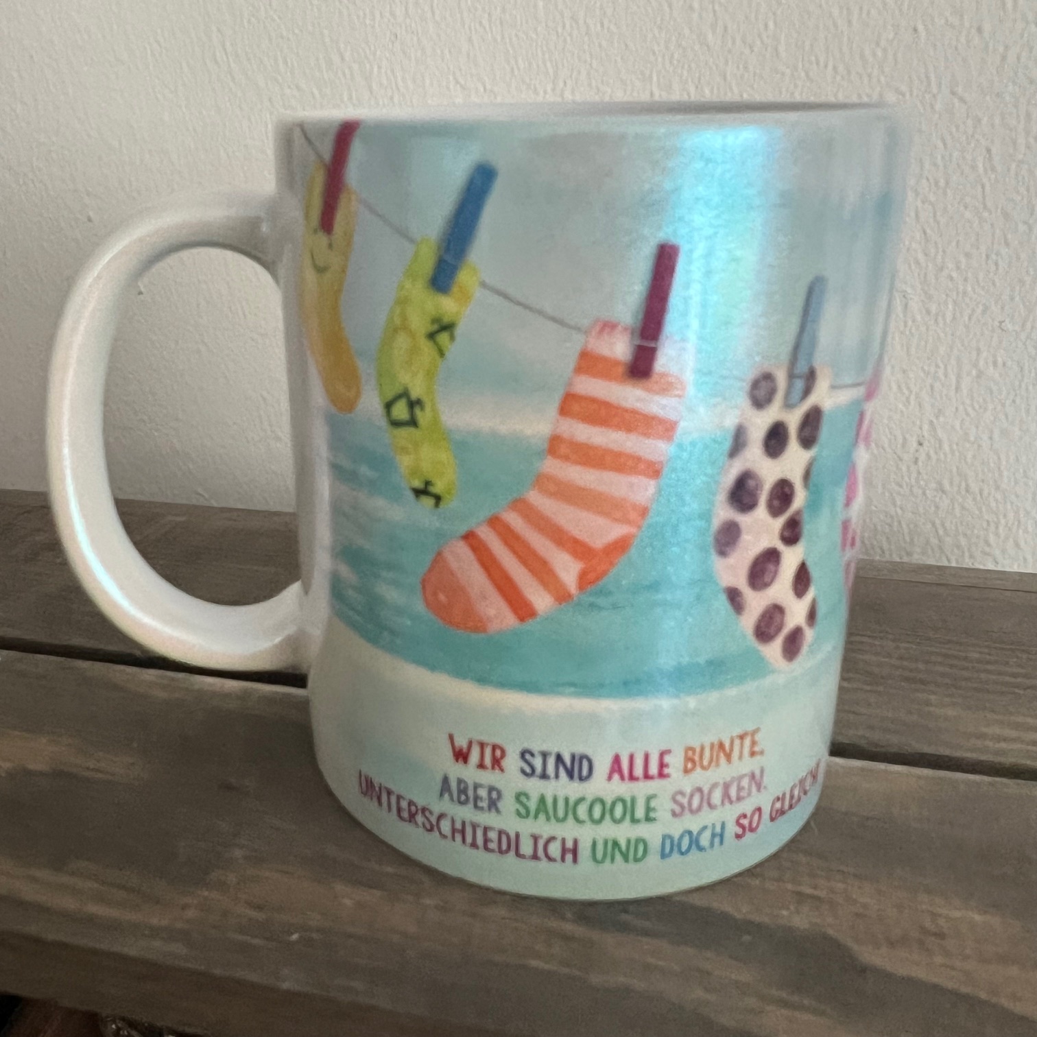 Perlglanztasse: Coole Socken – Zaubereinmaleins Shop
